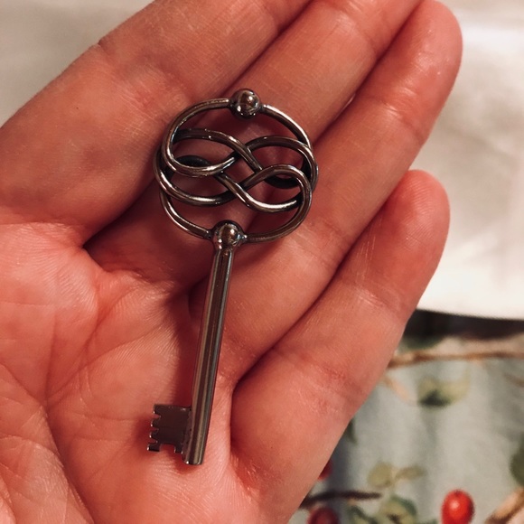 artistic | Jewelry | Artistic Made Silver Key | Poshmark
